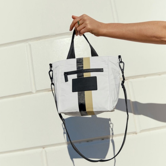 ALOHA Collection | Bags | Aloha Collection White And Black Crossbody ...